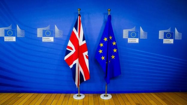 Brexit: UK and EU at odds over 'exit bill' - BBC News