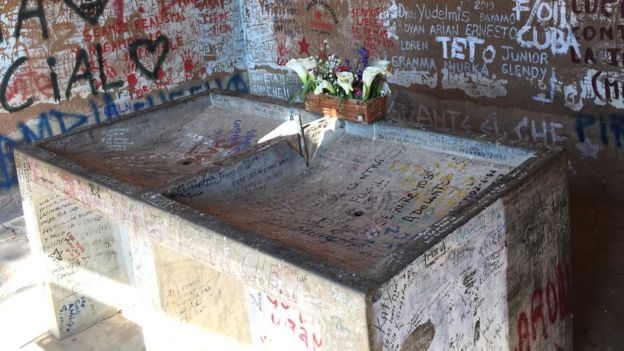 "Pasen a ver a los chanchos muertos": así fue el velorio de Ernesto ...