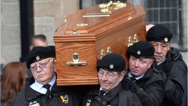Billy McKee: Hundreds attend Provisional IRA founder's funeral - BBC News