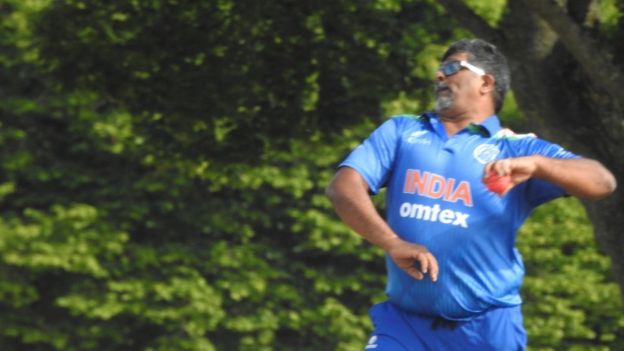 Taunton surgeon's over-50s Cricket World Cup joy - BBC News