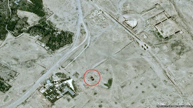 Palmyra: Satellite image of IS destruction - BBC News