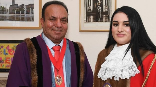 Luton deputy mayor says he regrets breaking lockdown rules - BBC News