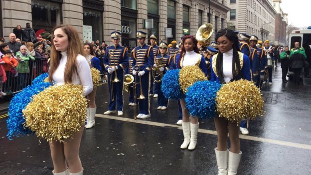 London New Year's Parade: Thousands take part - BBC News