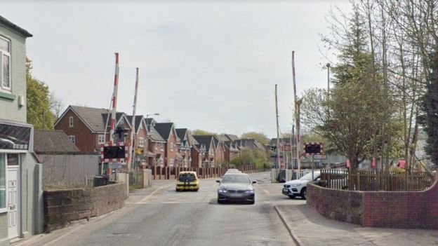 Blythe Bridge road to close for four months of resurfacing - BBC News