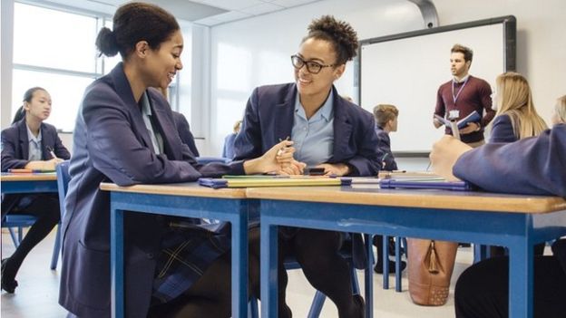 Parents 'not involved' in new free schools - BBC News