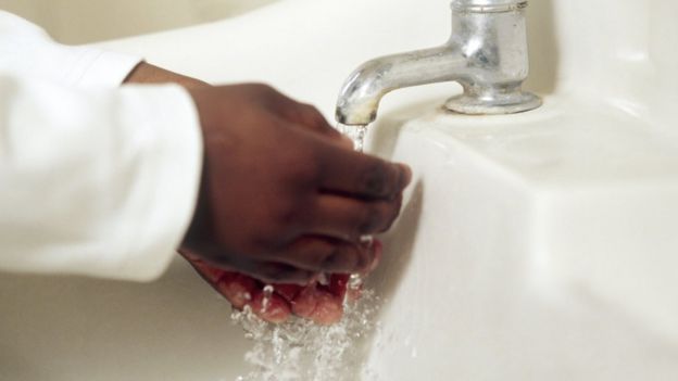 Washing hands in cold water 'as good as hot' - BBC News