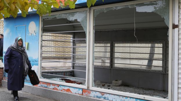 Iran's internet blackout reaches four-day mark - BBC News