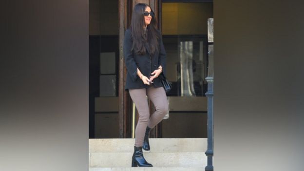 Bridgend: HMP Parc nurse jailed for relationship with inmate - BBC News