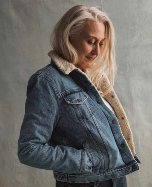 นางแบบชาวสก็อตผู้มีชื่อเสียงโด่งดังตอนอายุ 60 จากการถ่ายแบบชุดว่ายน้ำ ...