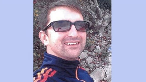 Body of missing man found in woods - BBC News