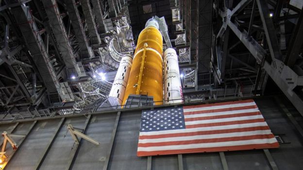Nasa's giant new SLS Moon rocket makes its debut - BBC News