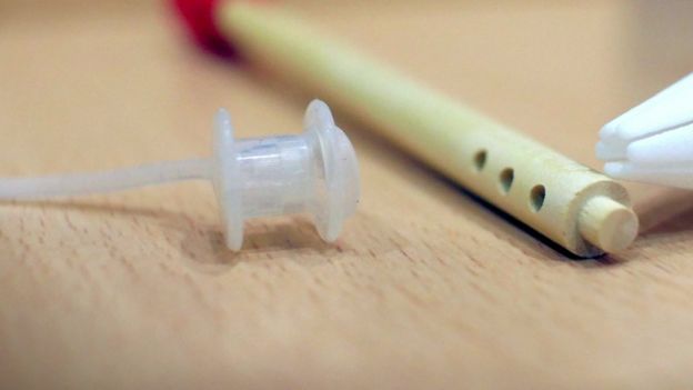 The $1 device helping cancer patients speak again - BBC News