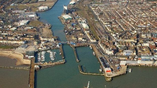 Lowestoft: Third crossing approved five years after first plans - BBC News
