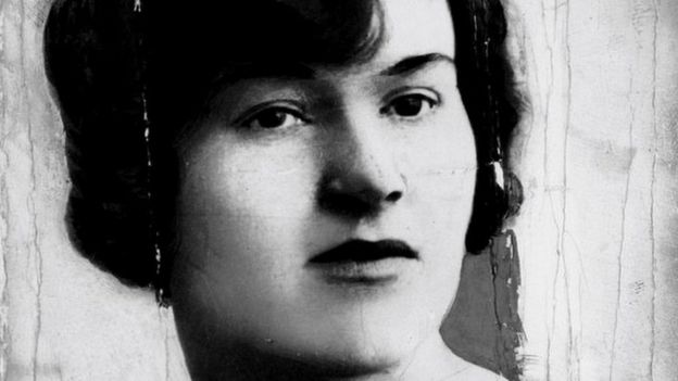 Edith Thompson: Commission to re-examine hanged woman's case - BBC News