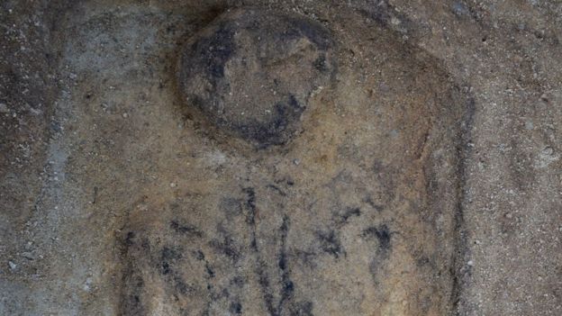 Pictish skeleton found at 1,400-year-old Highland cemetery - BBC News