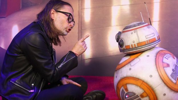 'OK computer': What did Thom Yorke say to BB8? - BBC News