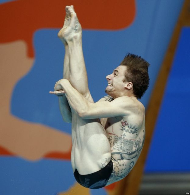 Divers' funny faces at World Championships - BBC News