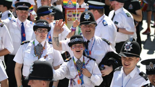 Pride Cymru parade in Cardiff draws 15,000 people - BBC News