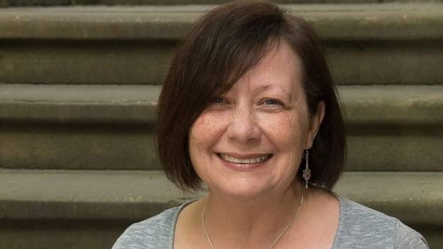 US teacher 'really proud' to save pupil's life - BBC News