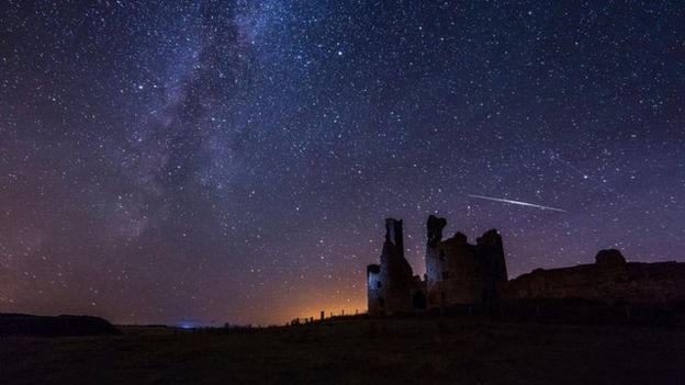 Meteor 'bright flash' seen in skies over Scotland - BBC News