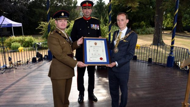 Royal Logistic Corps receives freedom of Bicester - BBC News
