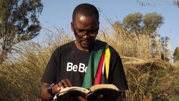 Zimbabwe pastor held over Robert Mugabe death prophecy - BBC News