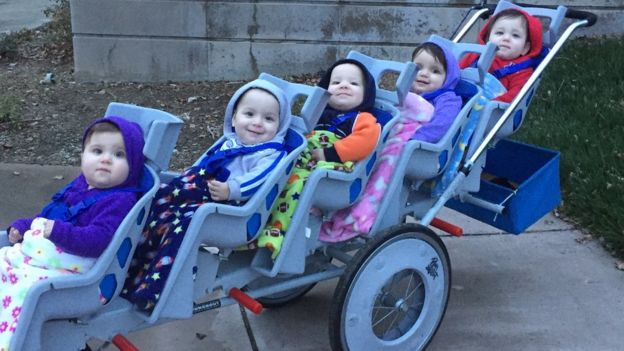 The 'controlled chaos' of raising sextuplets - BBC News