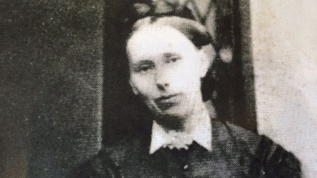 Campaign calls for Pankhurst mother memorial - BBC News