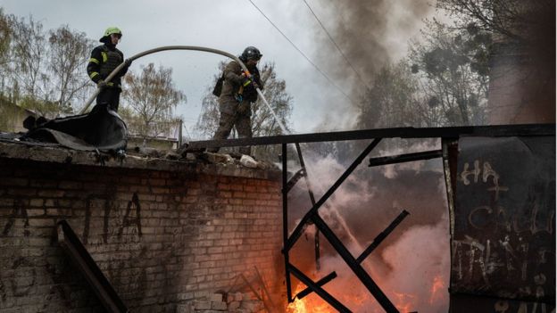 Ukraine round-up: Allies pledge weapons as Russia targets east - BBC News