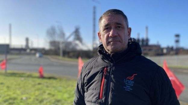 Tata: Steelworkers' Port Talbot protest over cuts plan - BBC News