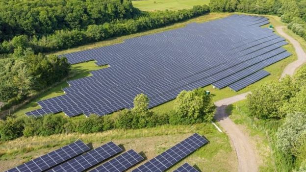 Scotland's largest solar farm gets green light - BBC News