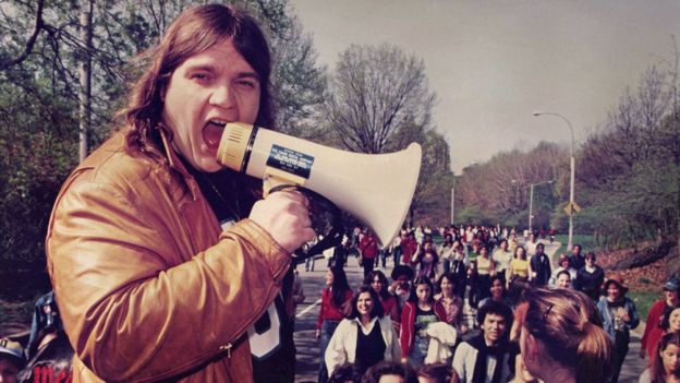In pictures: Meat Loaf's life on and off stage - BBC News