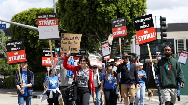 Actors' strike: Hollywood actors begin historic strike - BBC Newsround