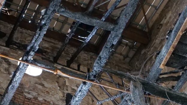 Fire-damaged Royston church refit 'will take years' - BBC News