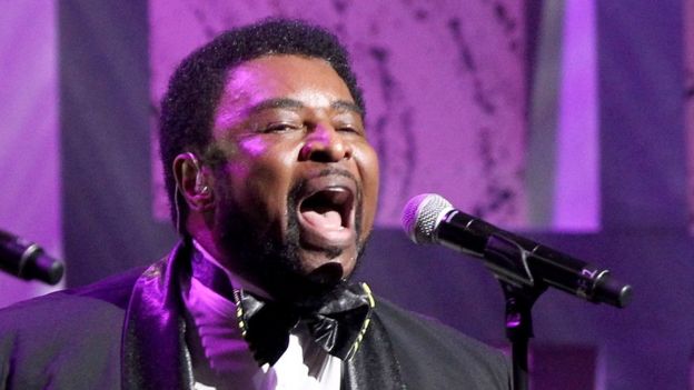 Temptations singer Dennis Edwards dies aged 74 - BBC News