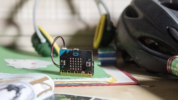Micro Bit computer becomes a commercial product - BBC News