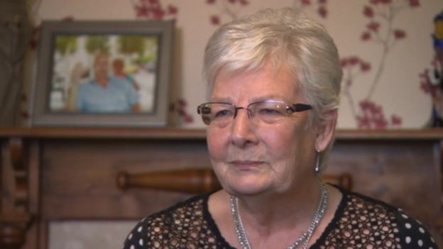 Police handle over 300,000 calls about missing people - BBC News