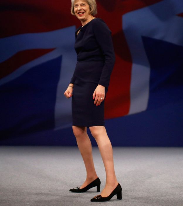 When is it OK to do a 'power pose'? - BBC News