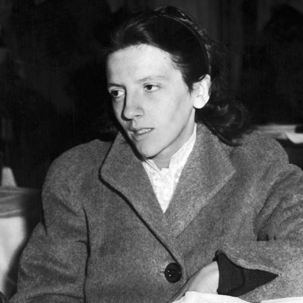 The widow who asked eight French presidents for the truth - BBC News