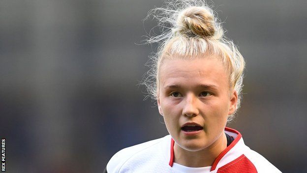 Georgia Roche: Leeds Rhinos sign England international from Castleford ...