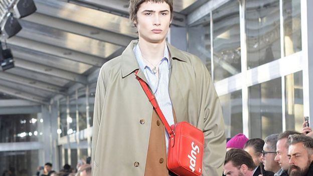 Why is the manbag on the rise? - BBC News