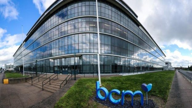 Former Nottingham Boots factory plans to axe 400 jobs - BBC News