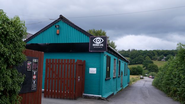Drag queens: Farmer's son brings joy to Welsh countryside - BBC News