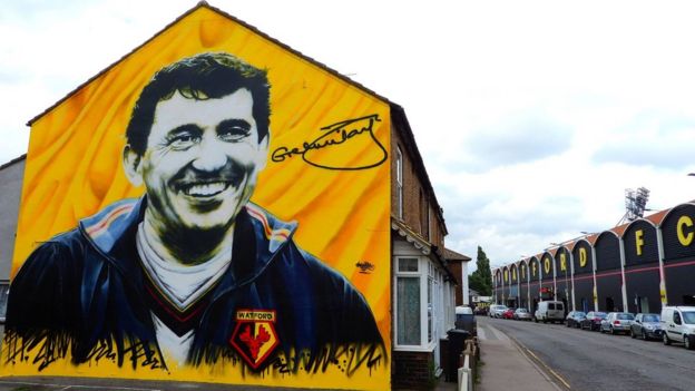 Graham Taylor mural honours ex-Watford manager - BBC News