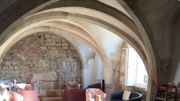Medieval Dunstable cellar restoration work gets the go-ahead - BBC News