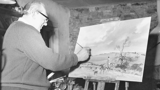 Thomas the Tank Engine illustrator honoured - BBC News