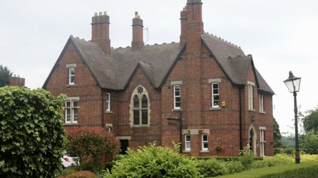 Draycott: Former village vicarage threatened with demolition - BBC News