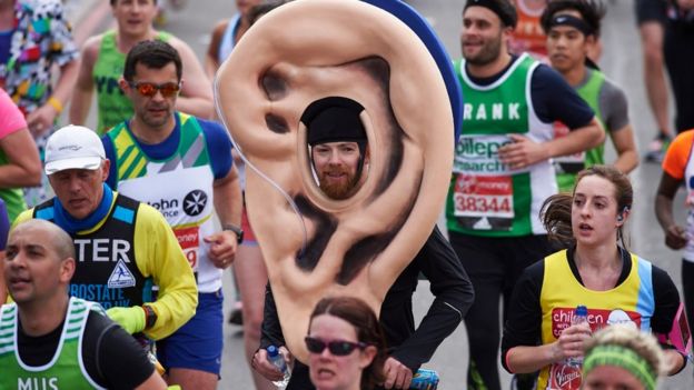 London Marathon 2016: In Pictures - BBC News