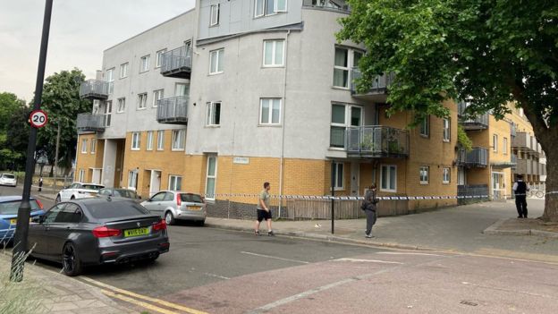 Man, 20, fights for life as Clapham shooting injuries five - BBC News