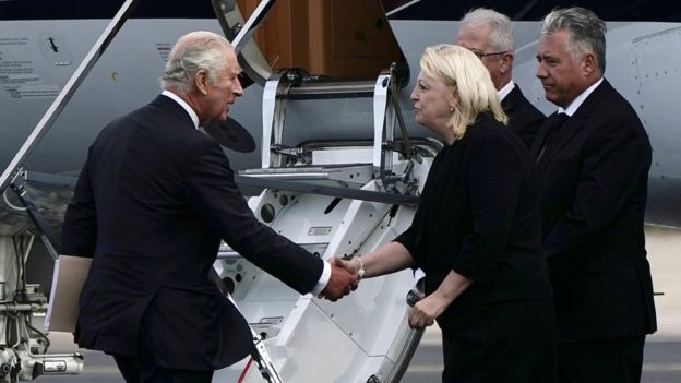 In pictures: King Charles' first full day on the throne - BBC News